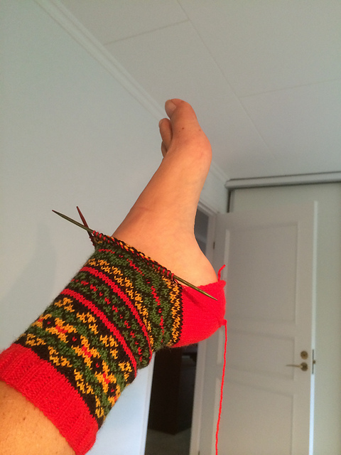 Ravelry: HilmaG's Färgglad socka