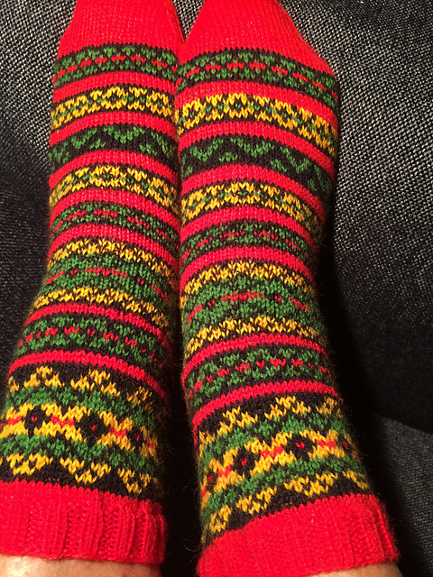 Ravelry: HilmaG's Färgglad socka