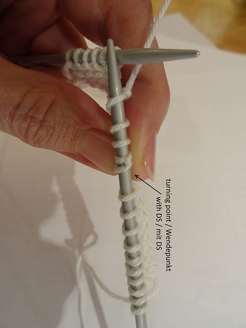 Ravelry: HintermStein's German Short Rows with DS / Verkürzte Reihen mit DS