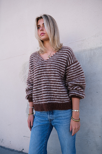 Ravelry: Vanilla V-neck pattern by HipKnitShop