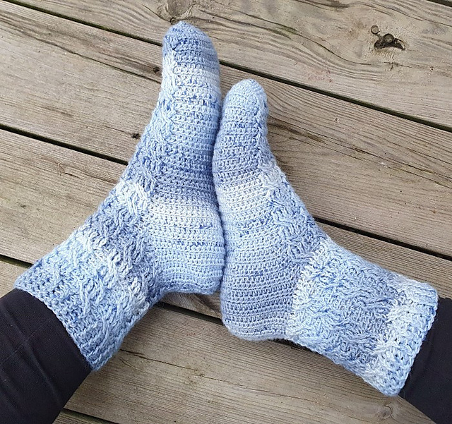 Ravelry: Linda's Twisted Socks pattern by Linda Ginnerup Møller