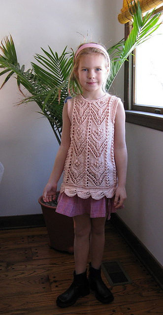 Ravelry: #02 Sleeveless shell pattern by Hitomi Shida (志田 ひとみ)