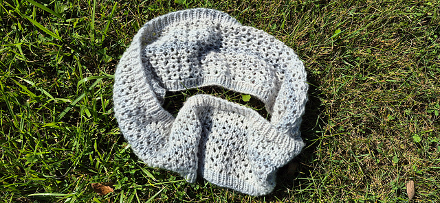 Ravelry: Addi Cowl pattern by Isaac Thull