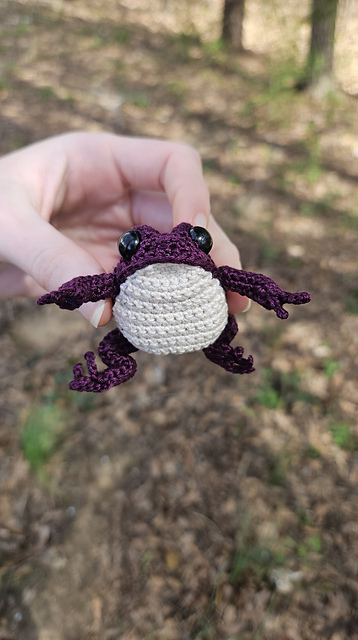 Ravelry: LLT Thick Legs Variation pattern by Holly Lively