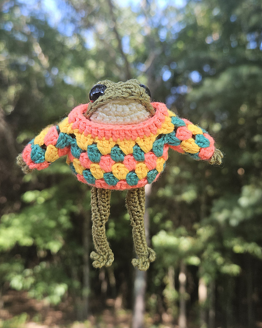 Ravelry: ALL SIZES LLT Granny Stripe Sweater pattern by Holly Lively