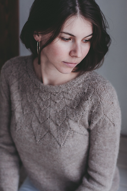 Ravelry: Jumper Feather pattern by Hollywool store