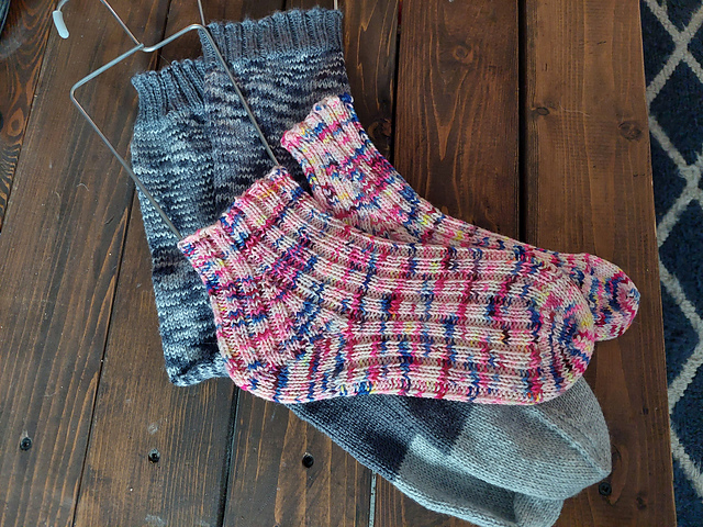 Ravelry: Ribbed Socks with strong heel pattern by Danielle Elsbett