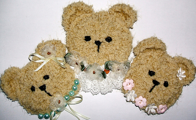 Ravelry: TEDDY BEAR BROOCH pattern by Susan J Ward (HoneyBeeBears)