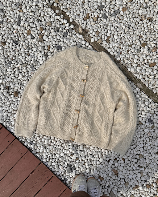 Ravelry: Mariner Cardigan pattern by ttoknit Hong