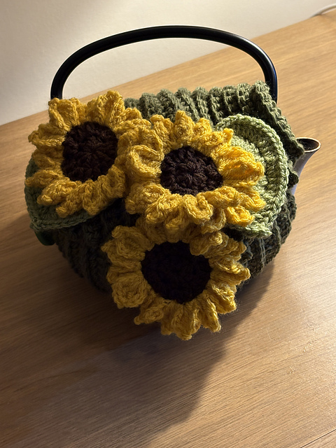 Ravelry: Japanese Style Tea Pot Cosy pattern by Mandy Challis