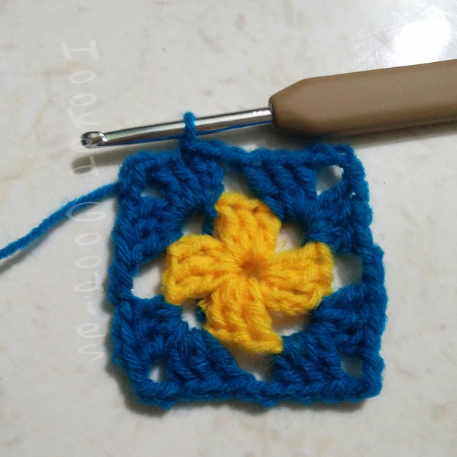 Ravelry: Basic Granny Square pattern by HookedGoodies
