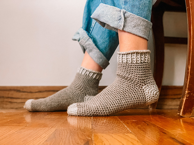 Ravelry: Easy House Socks pattern by Emily Marie Davies