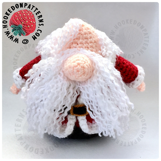 Ravelry: Santa Gonk Removable Outfit pattern by Ling Ryan