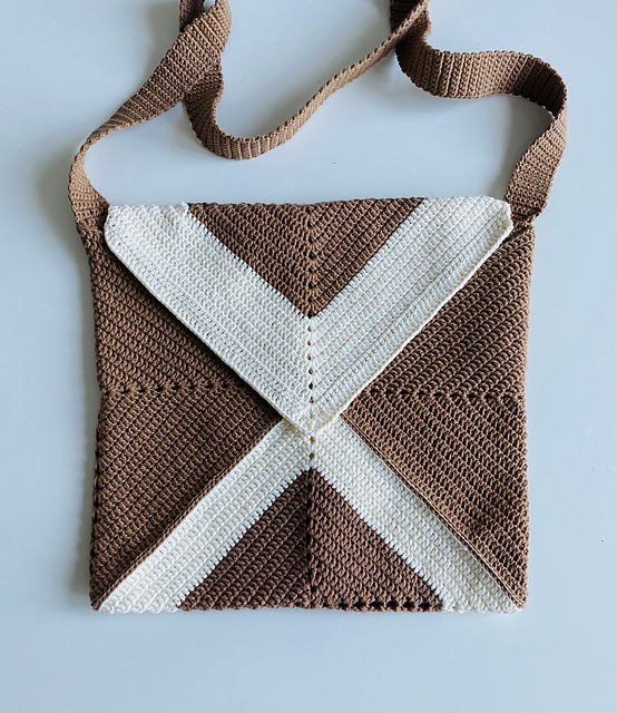 Ravelry: Envelope Granny Square Bag pattern by Hooked by Debbie