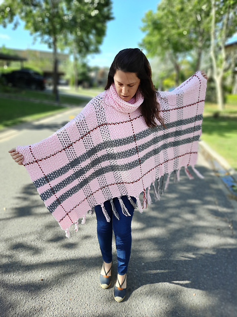 Ravelry: Poncho Country pattern by Nadia Seijas