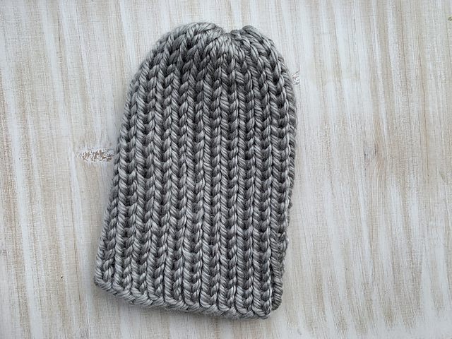 Ravelry: Simple Chunky Ribbed Beanie pattern by Hook n Stein