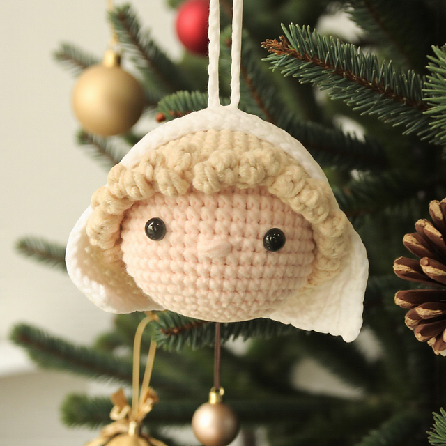 Ravelry: 6in1 Nativity Scene Bauble pattern by Emily Dang