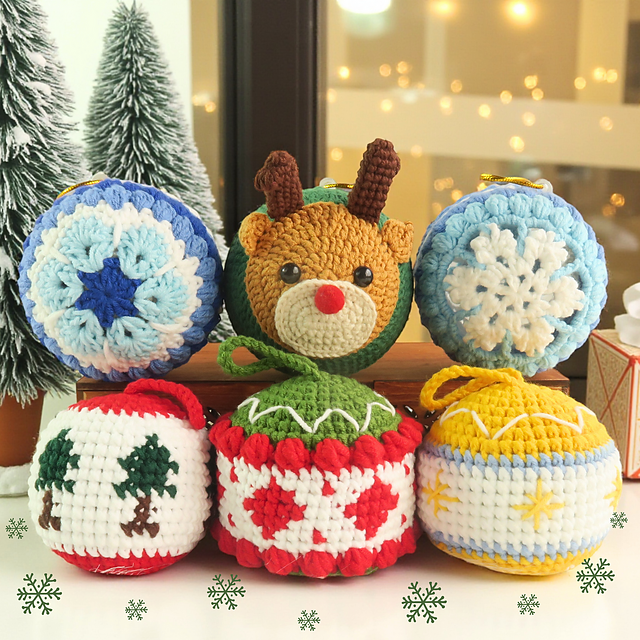 Ravelry: 6in1 Christmas Bauble pattern by Emily Dang