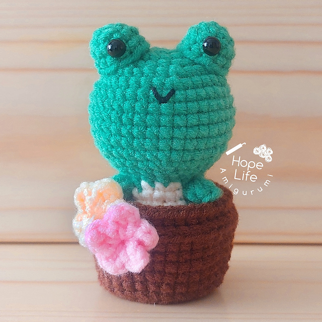 Ravelry: Froggy Plant pattern by Frieda Wing