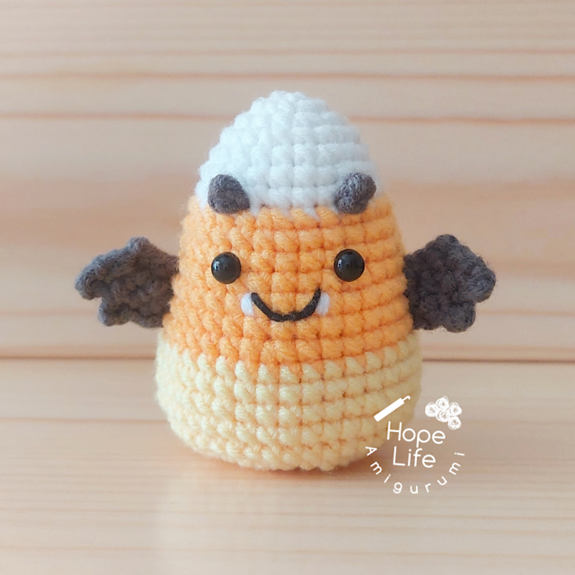 Ravelry: Halloween Candy Corn Bat pattern by Frieda Wing