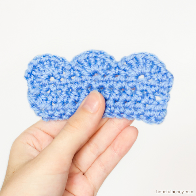 Ravelry: How To: Crochet A Scalloped Edging pattern by Olivia Kent