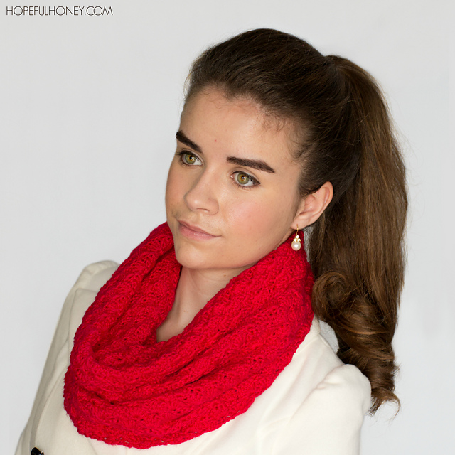 Ravelry: Cherry Cowl pattern by Olivia Kent