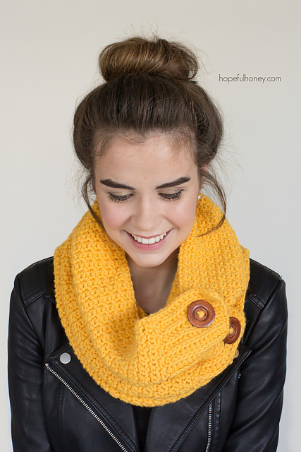 Ravelry: Honeycomb Button Scarf pattern by Olivia Kent
