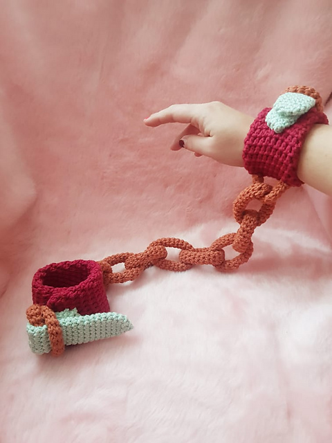 Ravelry: Handcuffs / Restraints pattern by Danielle Smits