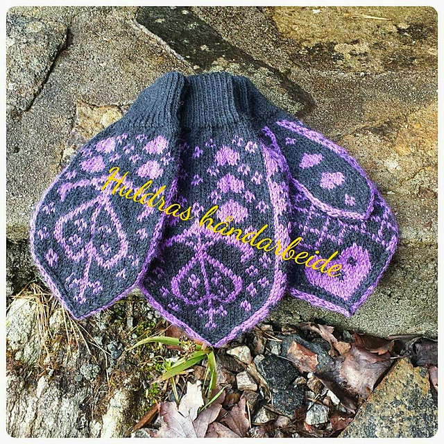 Ravelry: Kjærestevotter pattern by Huldras Hånadabeide