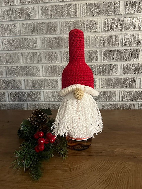 Ravelry: Gnome Bottle Topper pattern by Hummingbirds and Hooks