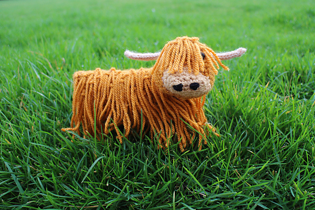 Ravelry: Woolly Bully pattern by Elizabeth Hamilton-Pearce