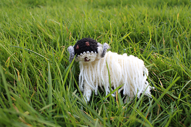 Ravelry: Swaledale Sheep pattern by Elizabeth Hamilton-Pearce