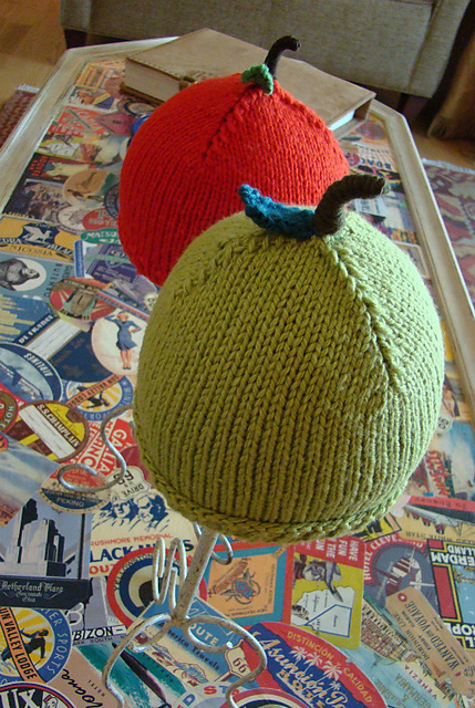 Ravelry: Apple Hat pattern by Susan B. Anderson