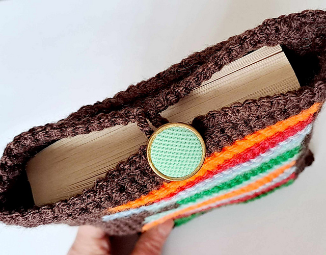 Ravelry: Bookworm's Delight Book Sleeve pattern by Sally Coomber