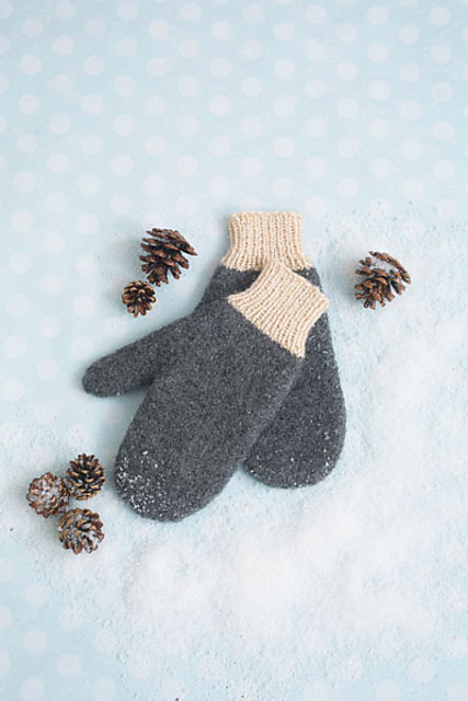 Ravelry: Snow Day Mittens pattern by Melissa Metzbower