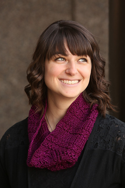 Ravelry: Fuchsia Fantasy Cowl pattern by Quenna Lee