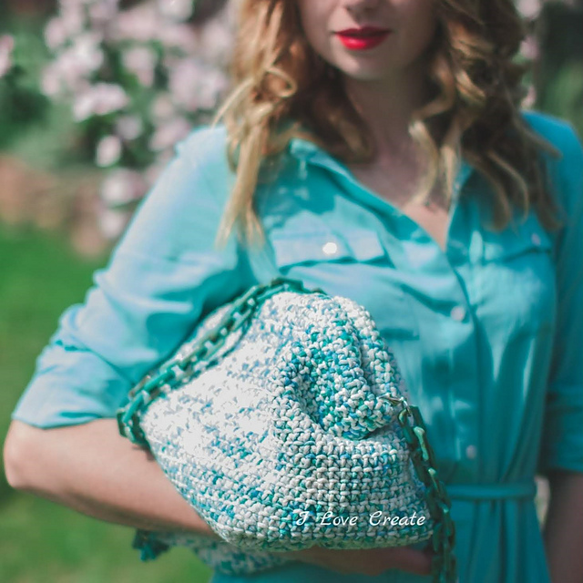 Ravelry: Cloud clasp bag pattern by Olha Bilyk