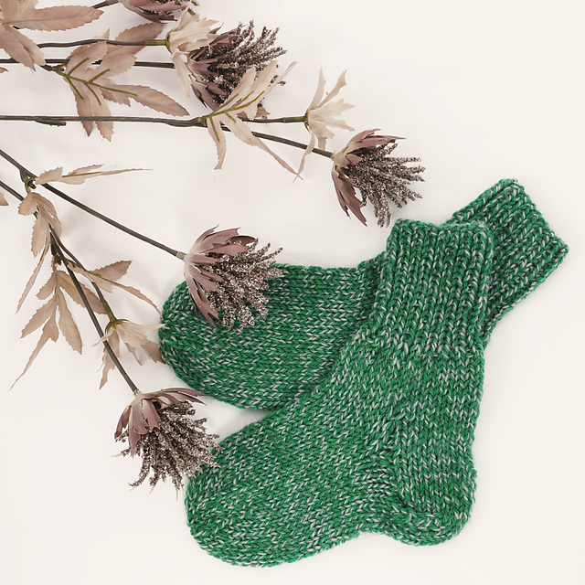 Ravelry: Yrja kids wool socks pattern by Icewear Garn