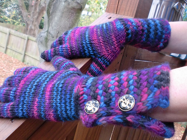 Ravelry: Buckle Your Swash Gauntlets pattern by Stephanie Mann