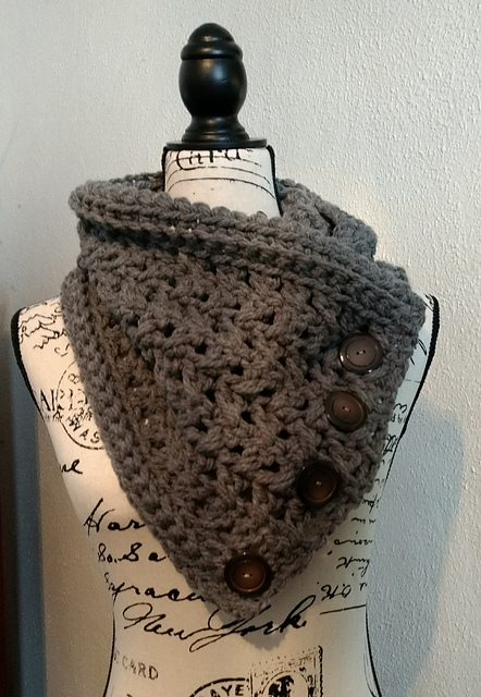 Ravelry: Penny Button Cowl pattern by Impatient Crochet