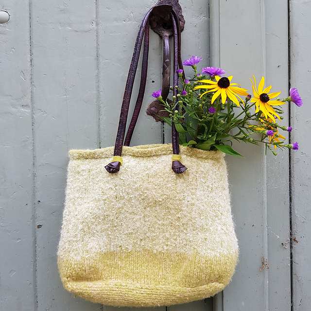 Ravelry: Enns felted bag pattern by Ursula Linnemann