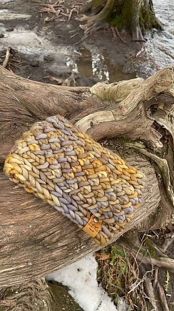 Ravelry: Sugarbush Headband pattern by Erin Berg