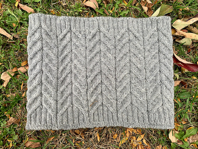 Ravelry: October Cowl pattern by Kristin Bailey