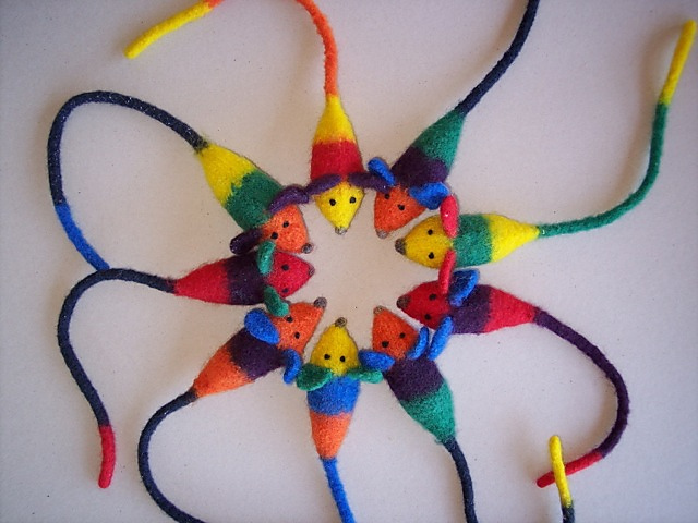 Ravelry: Cat Toy Mouse, knit&felt pattern by Ingeborg Krebs