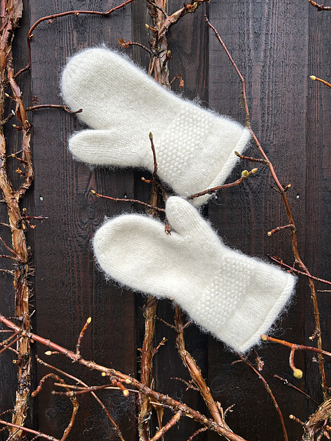 Ravelry: Felted Pearl Mittens pattern by Inge's Knitting Lab