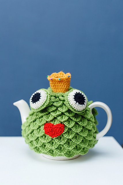 Ravelry: Frog Prince Tea Cosy pattern by Carole Greaves