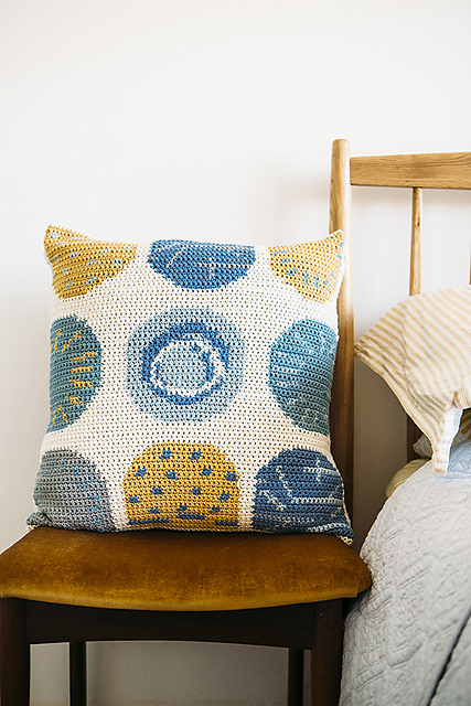 Ravelry: Contemporary Cushion pattern by Susie Johns