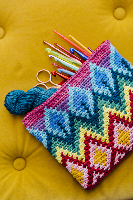 Ravelry: New Beginning's Clutch pattern by Dedri Uys