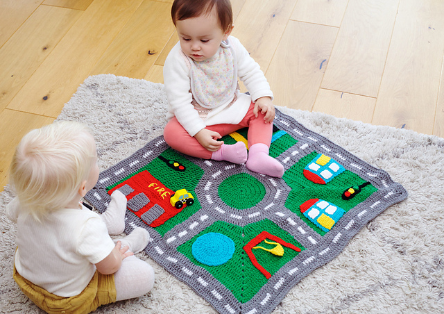Ravelry: city central play mat pattern by Gurinder Hatchard