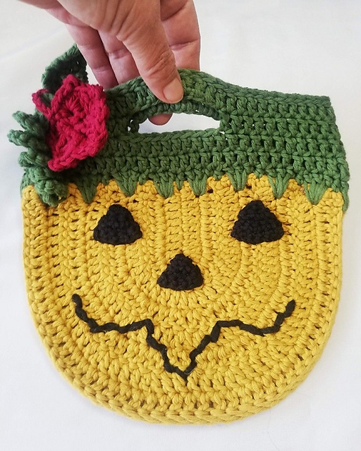 Ravelry: Halloween Bag pattern by Ingrid Zigo Inushic